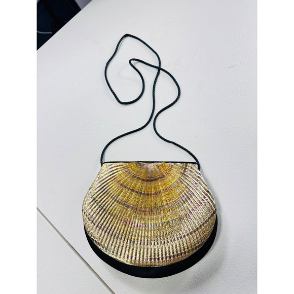 Walborg | Bags | Vintage Walborg Hong Kong Gold Shell Evening Bag ...